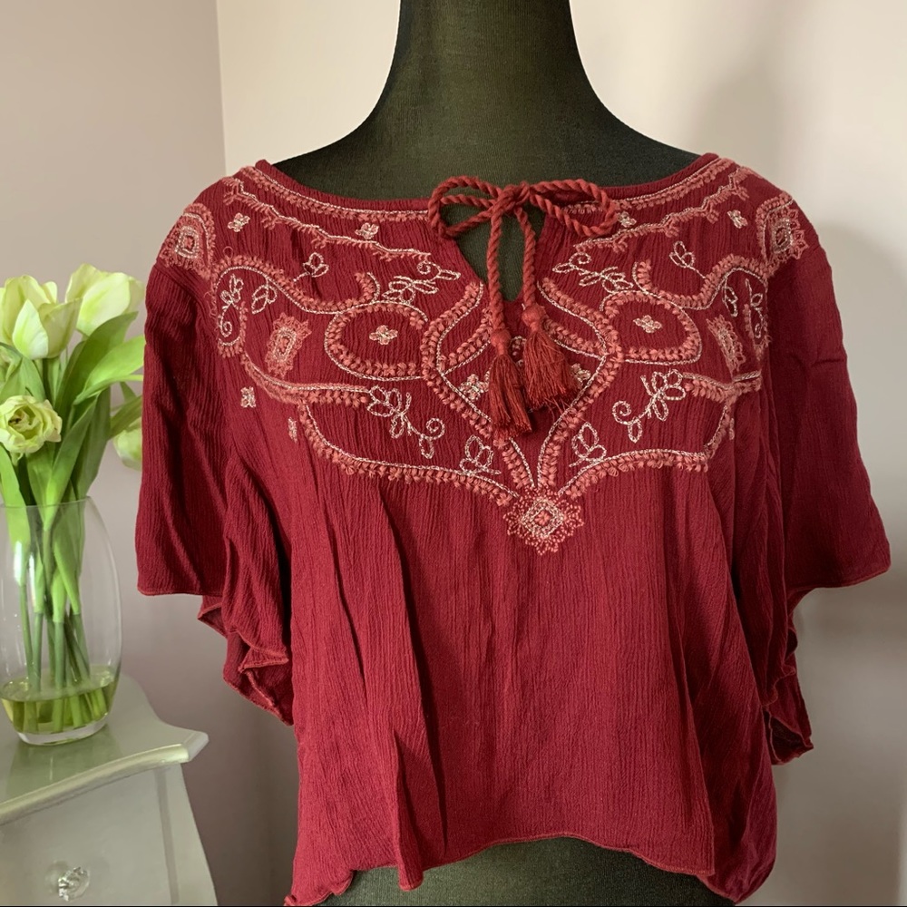 Sexy Embroidered Gypsy-Like Crop Top - Gem